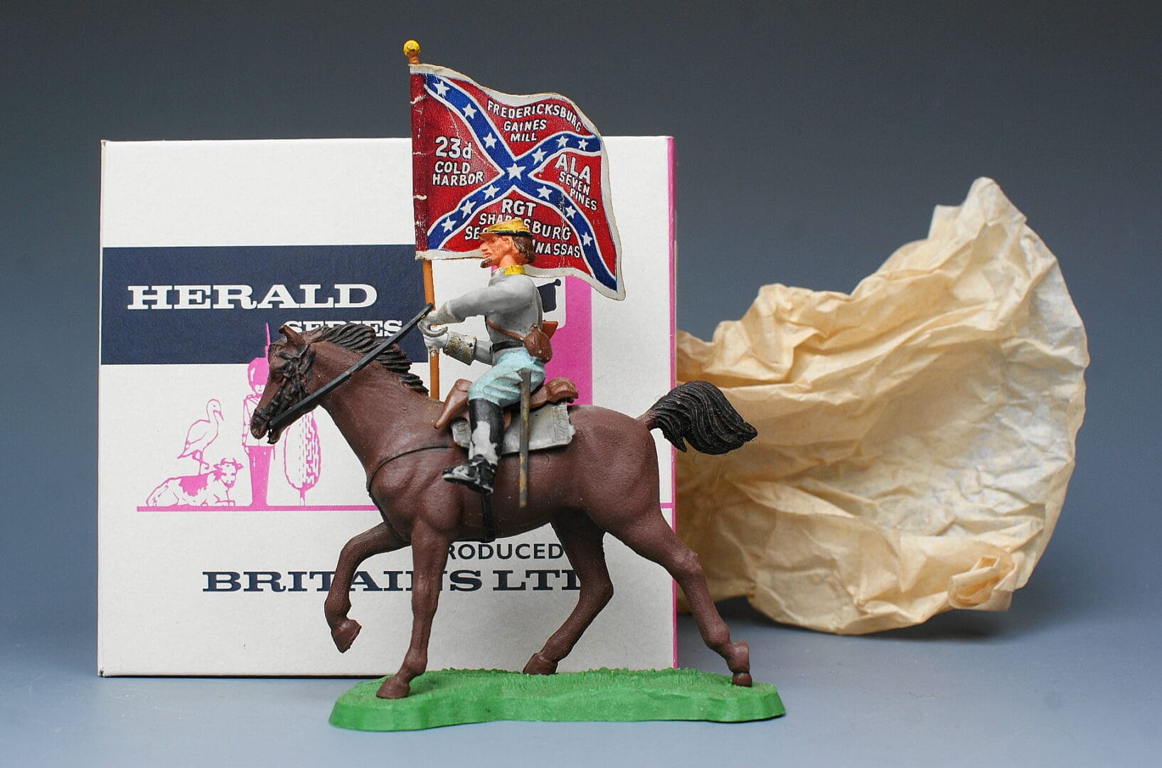 Britains ACW Confederate Cavalry Standard Bearer [Lot #49] - Herald ...