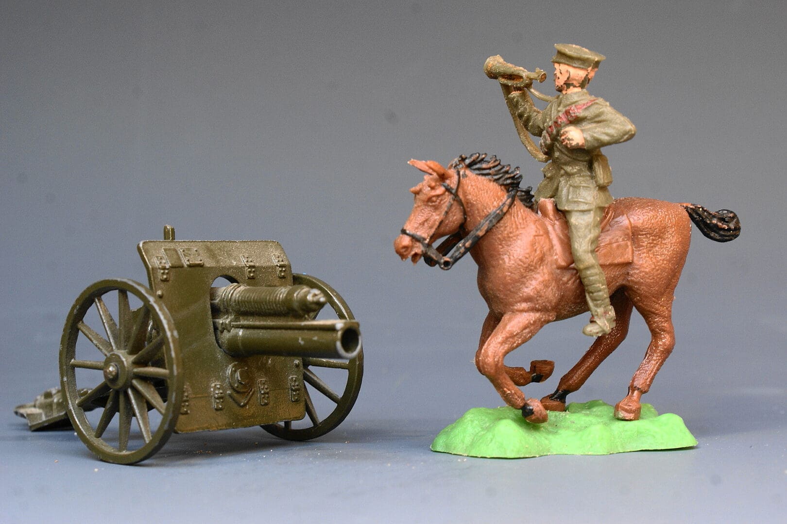 Crescent 1914 Cavalry 'Old Contemptibles' & 18-Pounder Gun - Herald ...