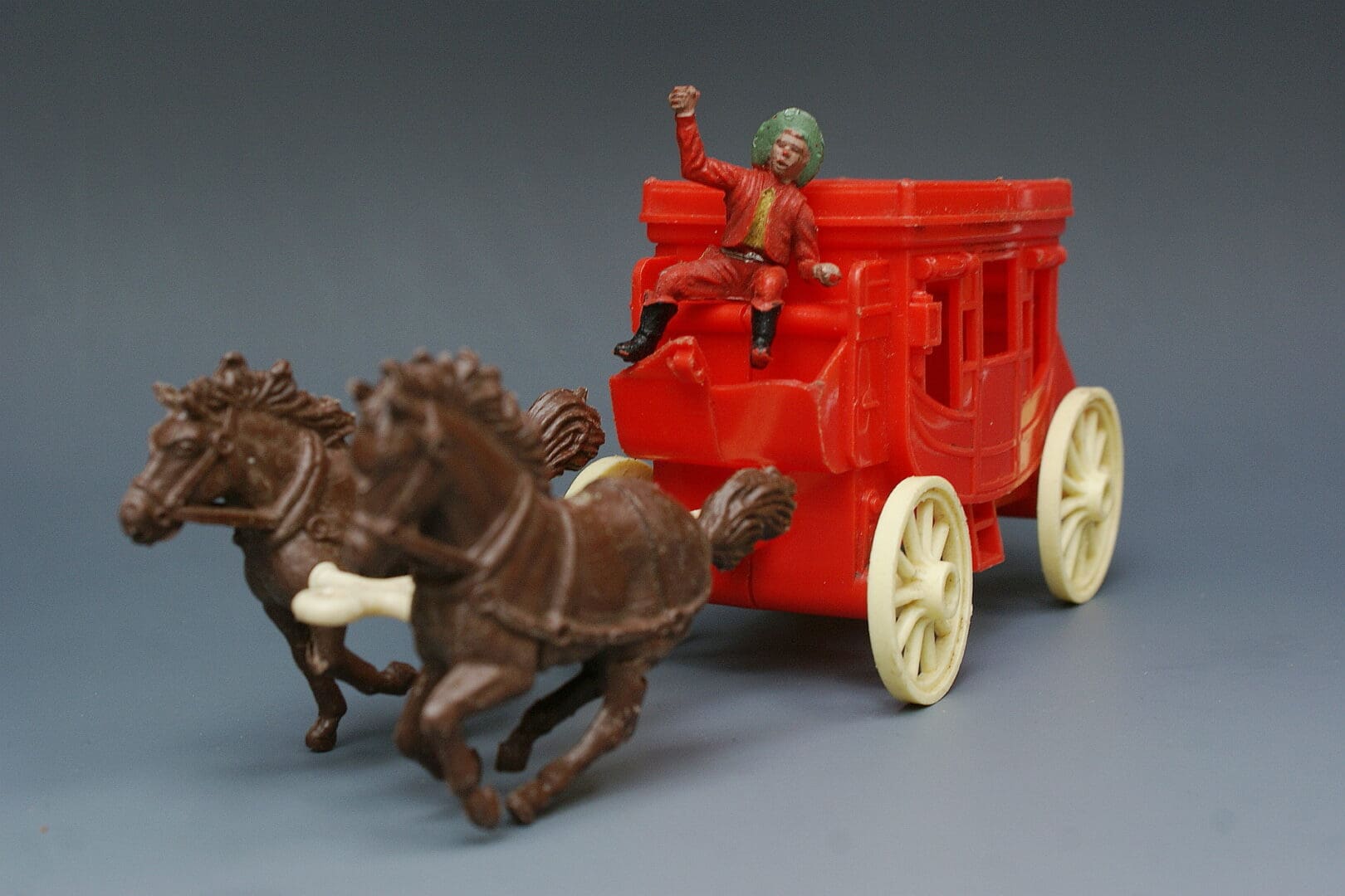 Crescent 54mm Stagecoach with Driver & Horse Team - Herald Toys and Models