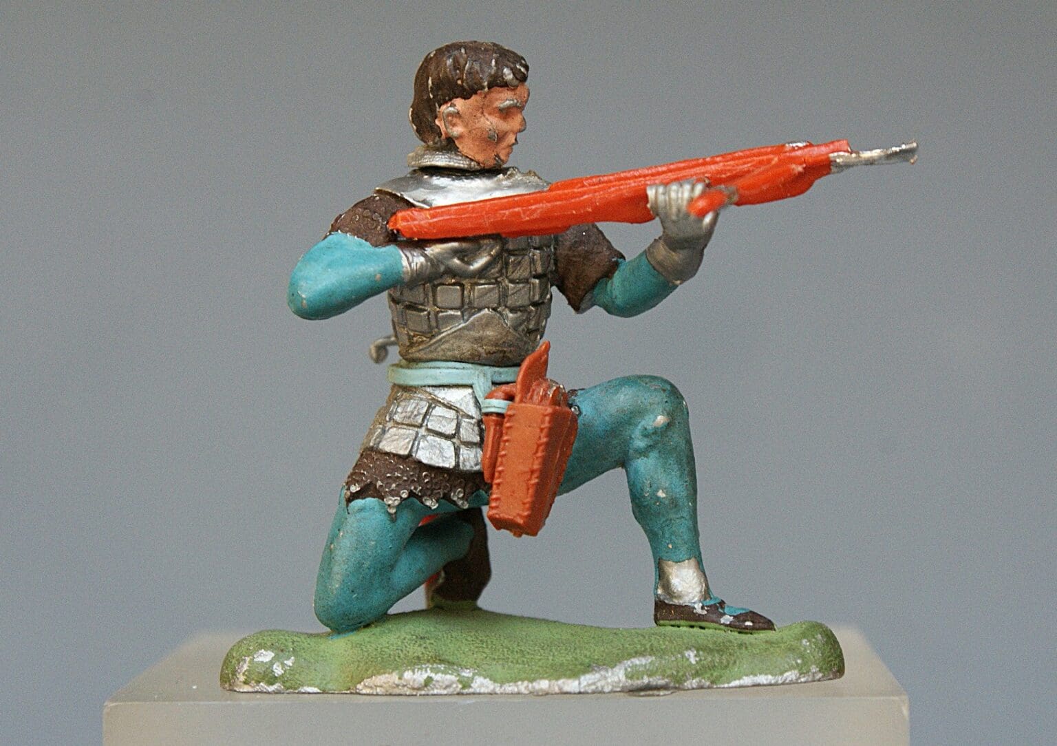 Swoppet C15th Knight Cross-bowman - TEAL BLUE Hose - Herald Toys and Models