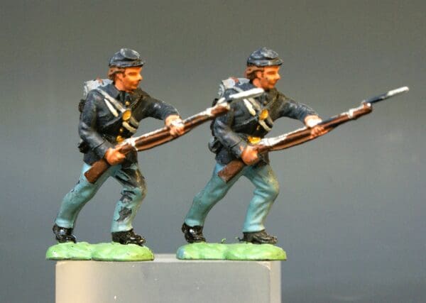 Herald ACW Federal Forces Charging - Matching Pair! - Herald Toys and ...