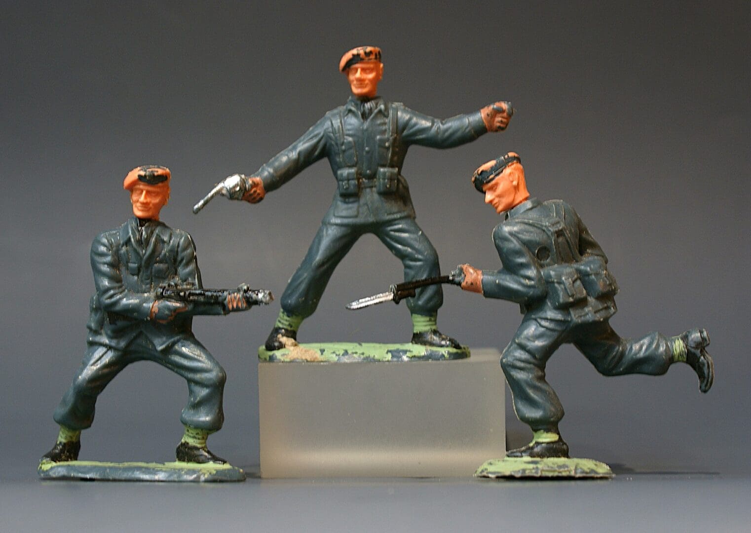 Lone Star 'Harvey' KING SIZE RAF Regiment - GREEN Bases - Herald Toys ...